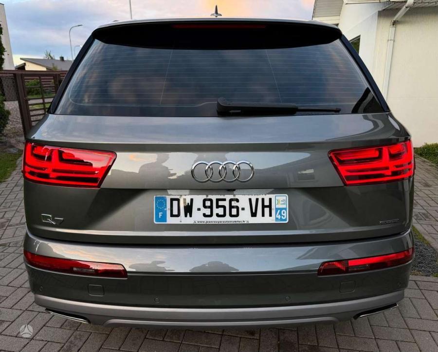 Grey Audi Q7 2015 in Kaunas, with an engine capacity of 3.00 L and mileage of 300 thousand km for 15850 €, photo 12 on AUTOMOTO.COM.LV