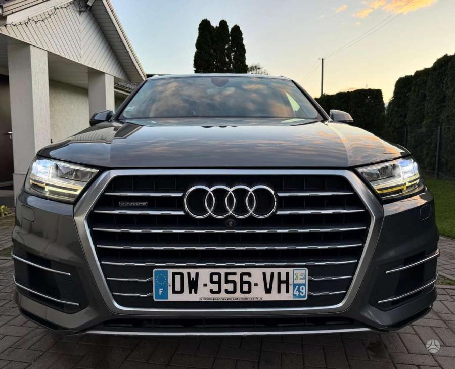Grey Audi Q7 2015 in Kaunas, with an engine capacity of 3.00 L and mileage of 300 thousand km for 15850 €, photo 26 on AUTOMOTO.COM.LV