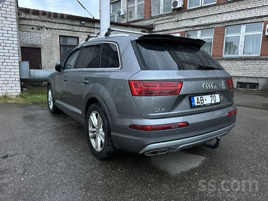Grey Audi Q7 2016 in Riga, with an engine capacity of 3.00 L and mileage of 147 thousand km for 33500 €, photo 5 on AUTOMOTO.COM.LV