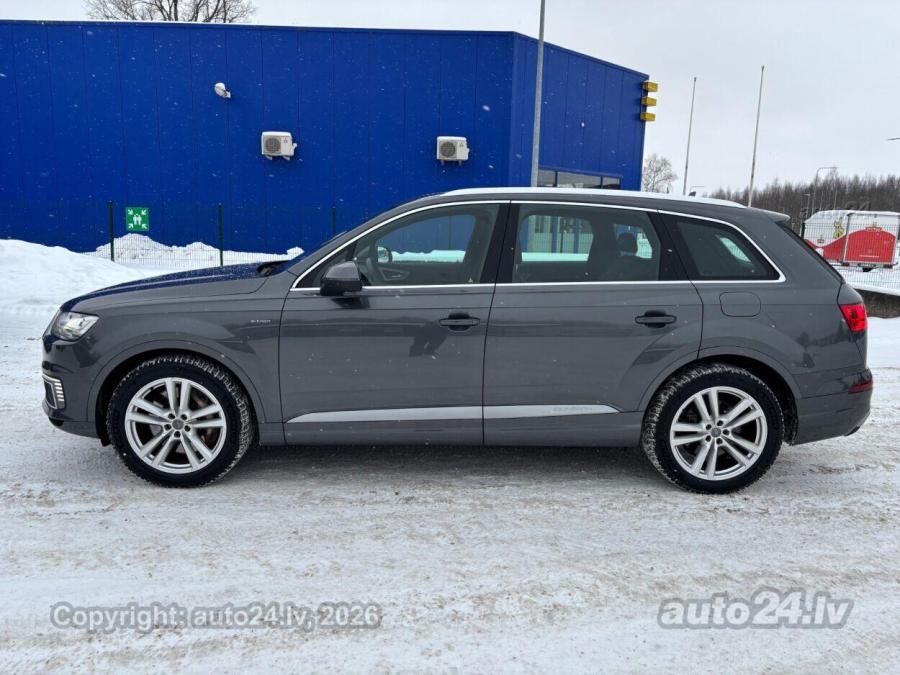 Grey Audi Q7 2016 in Paide, with an engine capacity of 3.00 L and mileage of 204 thousand km for 25990 €, photo 3 on AUTOMOTO.COM.LV