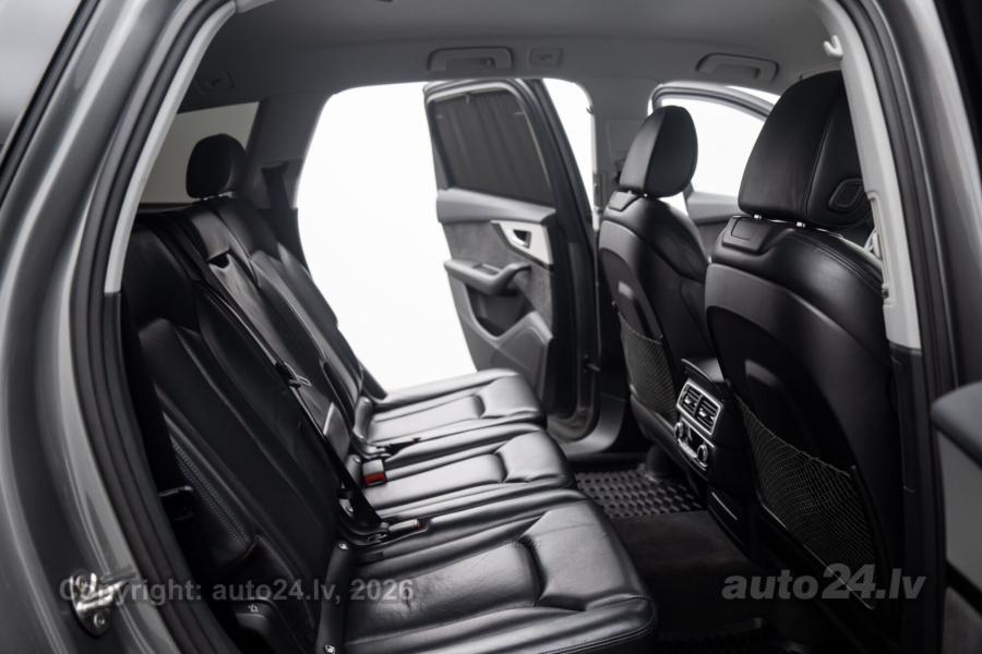 Grey Audi Q7 2016 in Tallinn, with an engine capacity of 3.00 L and mileage of 234 thousand km for 22899 €, photo 10 on AUTOMOTO.COM.LV