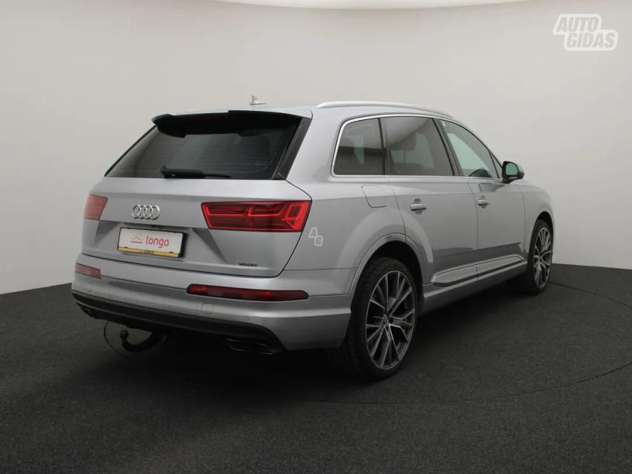 Grey Audi Q7 2016 in Vilnius, with an engine capacity of 3.00 L and mileage of 221 thousand km for 25999 €, photo 9 on AUTOMOTO.COM.LV