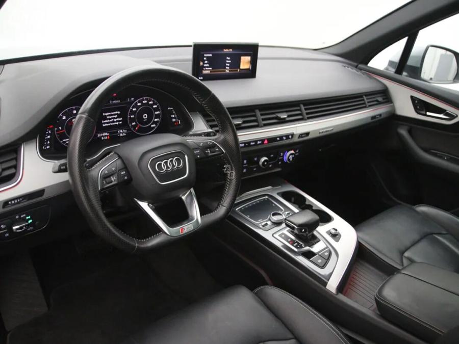 Grey Audi Q7 2016 in Vilnius, with an engine capacity of 3.00 L and mileage of 221 thousand km for 25999 €, photo 18 on AUTOMOTO.COM.LV