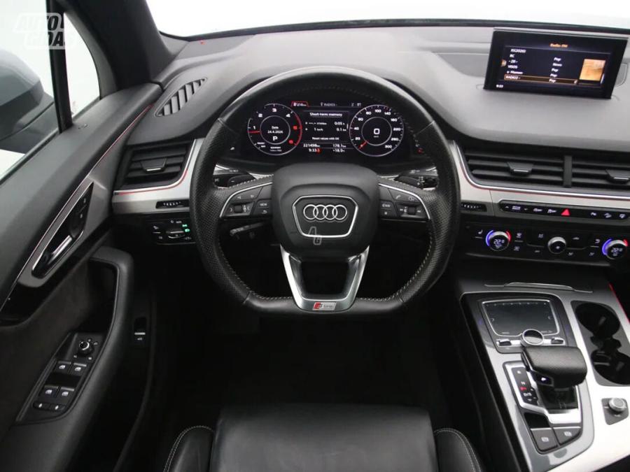 Grey Audi Q7 2016 in Vilnius, with an engine capacity of 3.00 L and mileage of 221 thousand km for 25999 €, photo 19 on AUTOMOTO.COM.LV