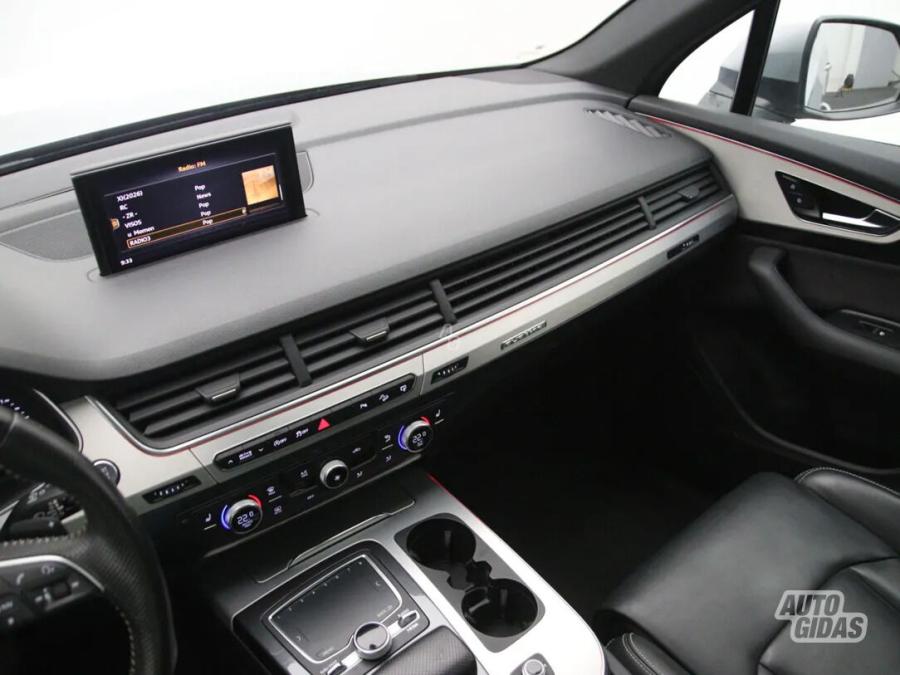 Grey Audi Q7 2016 in Vilnius, with an engine capacity of 3.00 L and mileage of 221 thousand km for 25999 €, photo 23 on AUTOMOTO.COM.LV