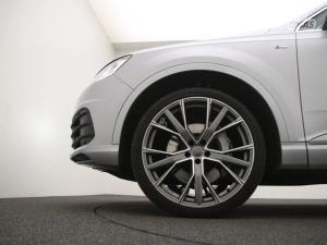 Grey Audi Q7 2016 in Vilnius, with an engine capacity of 3.00 L and mileage of 221 thousand km for 25999 €, photo 30 on AUTOMOTO.COM.LV