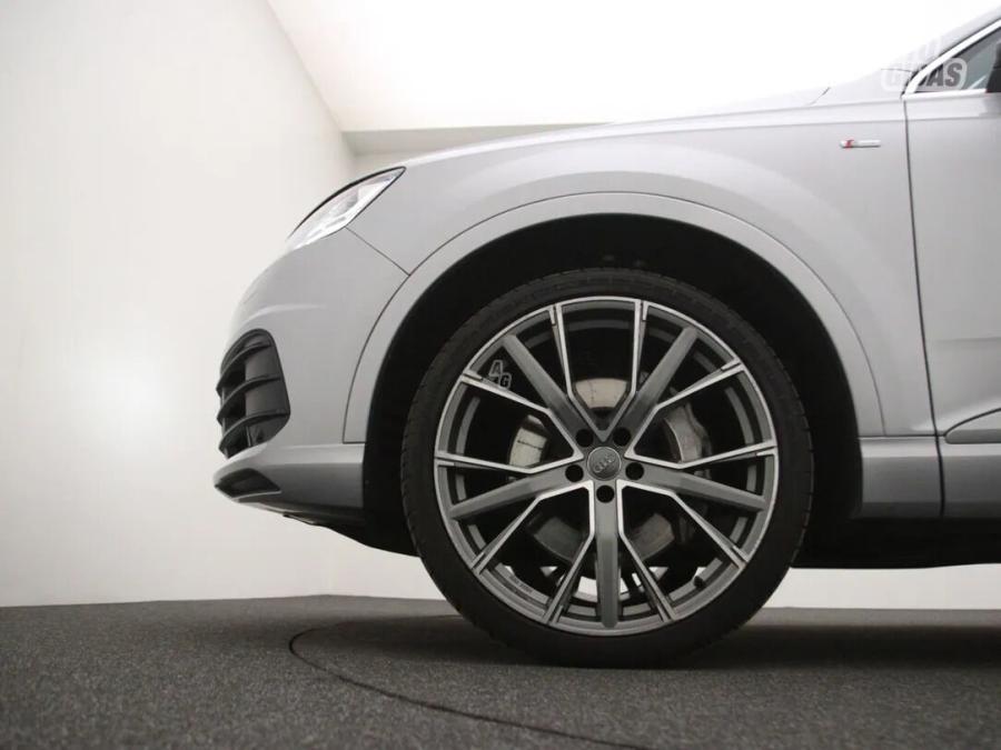 Grey Audi Q7 2016 in Vilnius, with an engine capacity of 3.00 L and mileage of 221 thousand km for 25999 €, photo 30 on AUTOMOTO.COM.LV