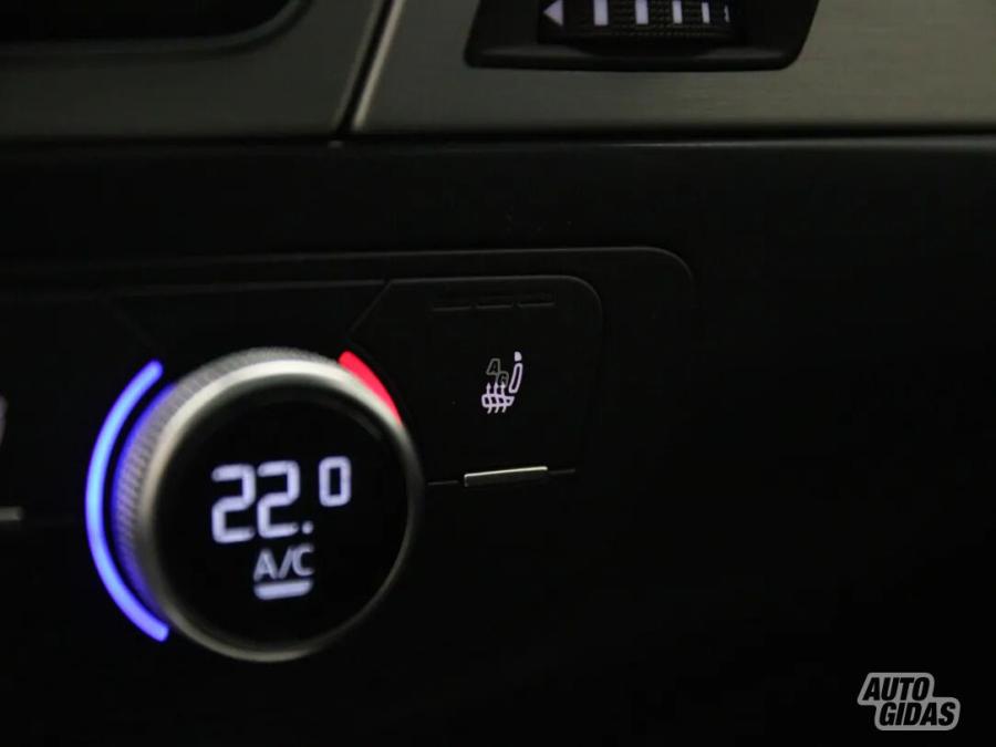 Grey Audi Q7 2016 in Vilnius, with an engine capacity of 3.00 L and mileage of 221 thousand km for 25999 €, photo 32 on AUTOMOTO.COM.LV