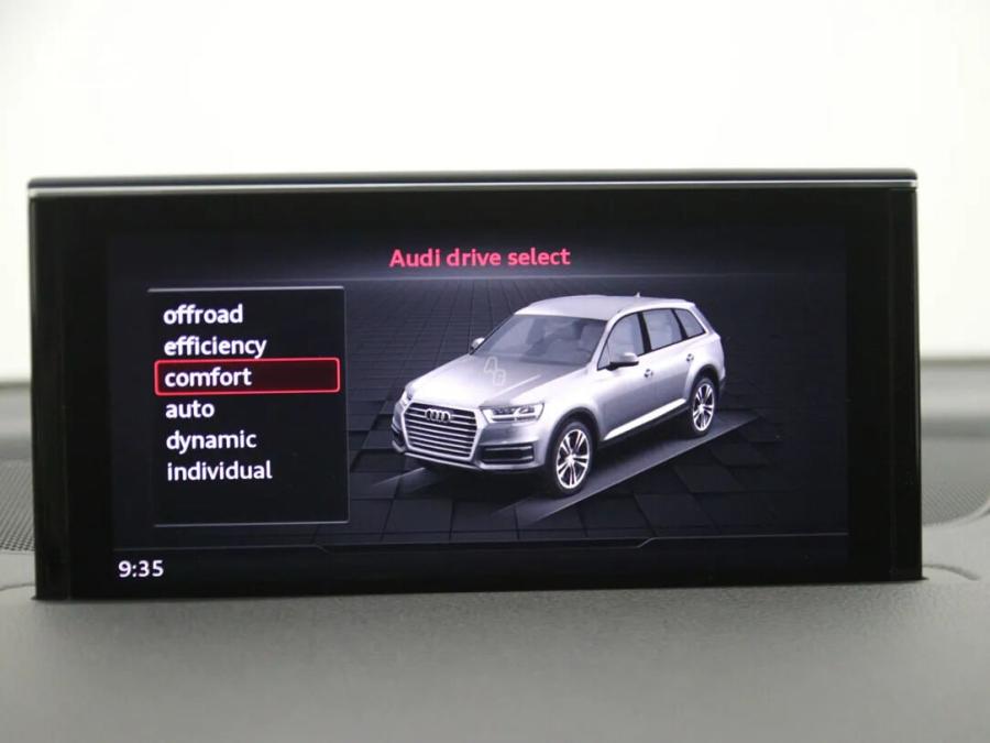 Grey Audi Q7 2016 in Vilnius, with an engine capacity of 3.00 L and mileage of 221 thousand km for 25999 €, photo 35 on AUTOMOTO.COM.LV