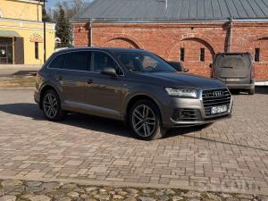 Grey Audi Q7 2016 in Daugavpils, with an engine capacity of 3.00 L and mileage of 241 thousand km for 23900 €, photo 3 on AUTOMOTO.COM.LV
