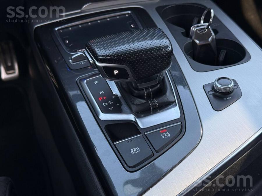 Grey Audi Q7 2016 in Daugavpils, with an engine capacity of 3.00 L and mileage of 241 thousand km for 23900 €, photo 14 on AUTOMOTO.COM.LV