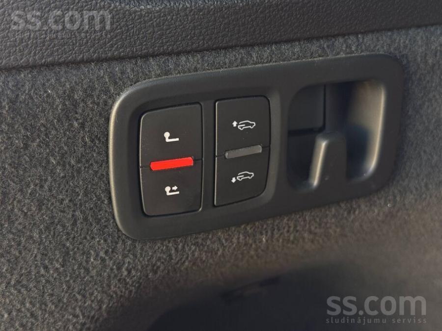 Grey Audi Q7 2016 in Daugavpils, with an engine capacity of 3.00 L and mileage of 241 thousand km for 23900 €, photo 26 on AUTOMOTO.COM.LV