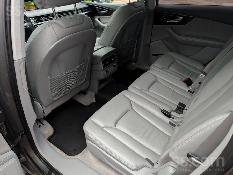 Grey Audi Q7 2016 in Jurmala, with an engine capacity of 3.00 L and mileage of 0 thousand km for 20000 €, photo 17 on AUTOMOTO.COM.LV