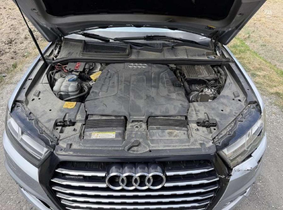 Grey Audi Q7 2016 in Vilnius, with an engine capacity of 2.97 L and mileage of 290 thousand km for 13990 €, photo 9 on AUTOMOTO.COM.LV