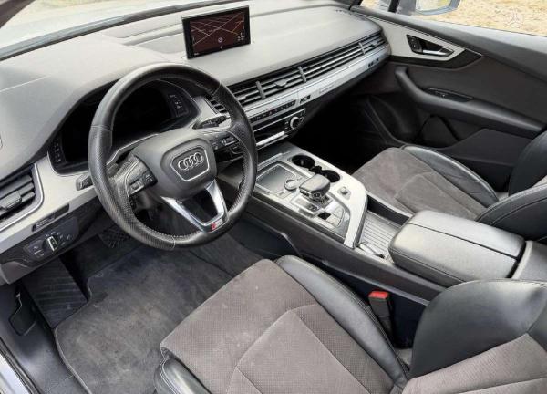 Grey Audi Q7 2016 in Vilnius, with an engine capacity of 2.97 L and mileage of 290 thousand km for 13990 €, photo 9 on AUTOMOTO.COM.LV