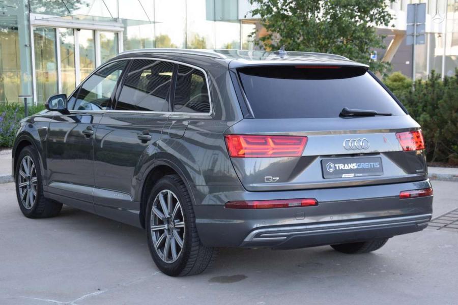 Grey Audi Q7 2016 in Vilnius, with an engine capacity of 2.97 L and mileage of 273 thousand km for 20700 €, photo 9 on AUTOMOTO.COM.LV