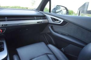 Grey Audi Q7 2016 in Vilnius, with an engine capacity of 2.97 L and mileage of 273 thousand km for 20700 €, photo 25 on AUTOMOTO.COM.LV