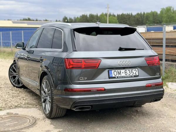 Grey Audi Q7 2016 in Riga, with an engine capacity of 3.00 L and mileage of 254 thousand km for 23995 €, photo 2 on AUTOMOTO.COM.LV