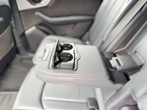 Grey Audi Q7 2016 in Riga, with an engine capacity of 3.00 L and mileage of 254 thousand km for 23995 €, photo 12 on AUTOMOTO.COM.LV