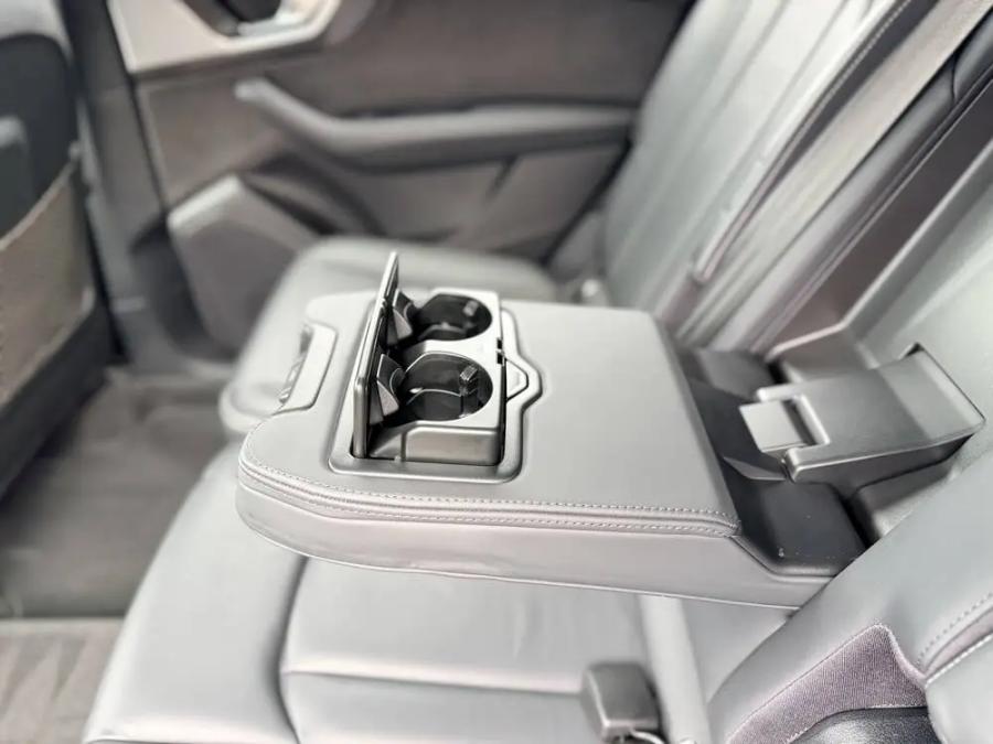 Grey Audi Q7 2016 in Riga, with an engine capacity of 3.00 L and mileage of 254 thousand km for 23995 €, photo 12 on AUTOMOTO.COM.LV