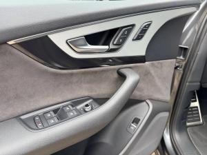 Grey Audi Q7 2016 in Riga, with an engine capacity of 3.00 L and mileage of 254 thousand km for 23995 €, photo 13 on AUTOMOTO.COM.LV