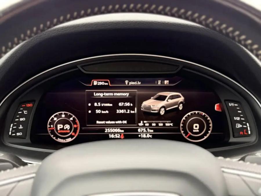 Grey Audi Q7 2016 in Riga, with an engine capacity of 3.00 L and mileage of 254 thousand km for 23995 €, photo 16 on AUTOMOTO.COM.LV