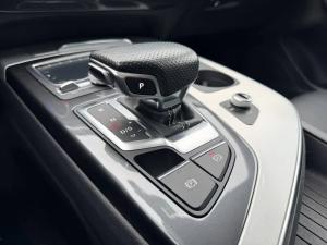 Grey Audi Q7 2016 in Riga, with an engine capacity of 3.00 L and mileage of 254 thousand km for 23995 €, photo 20 on AUTOMOTO.COM.LV