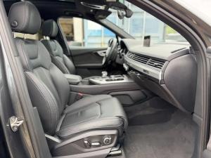 Grey Audi Q7 2016 in Riga, with an engine capacity of 3.00 L and mileage of 254 thousand km for 23995 €, photo 32 on AUTOMOTO.COM.LV
