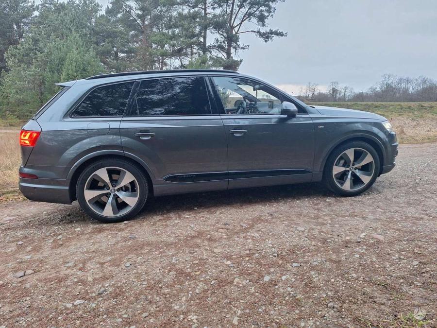 Grey Audi Q7 2016 in Raseiniai, with an engine capacity of 2.97 L and mileage of 156 thousand km for 34000 €, photo 12 on AUTOMOTO.COM.LV