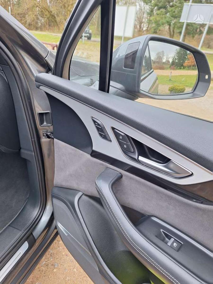 Grey Audi Q7 2016 in Raseiniai, with an engine capacity of 2.97 L and mileage of 156 thousand km for 34000 €, photo 27 on AUTOMOTO.COM.LV