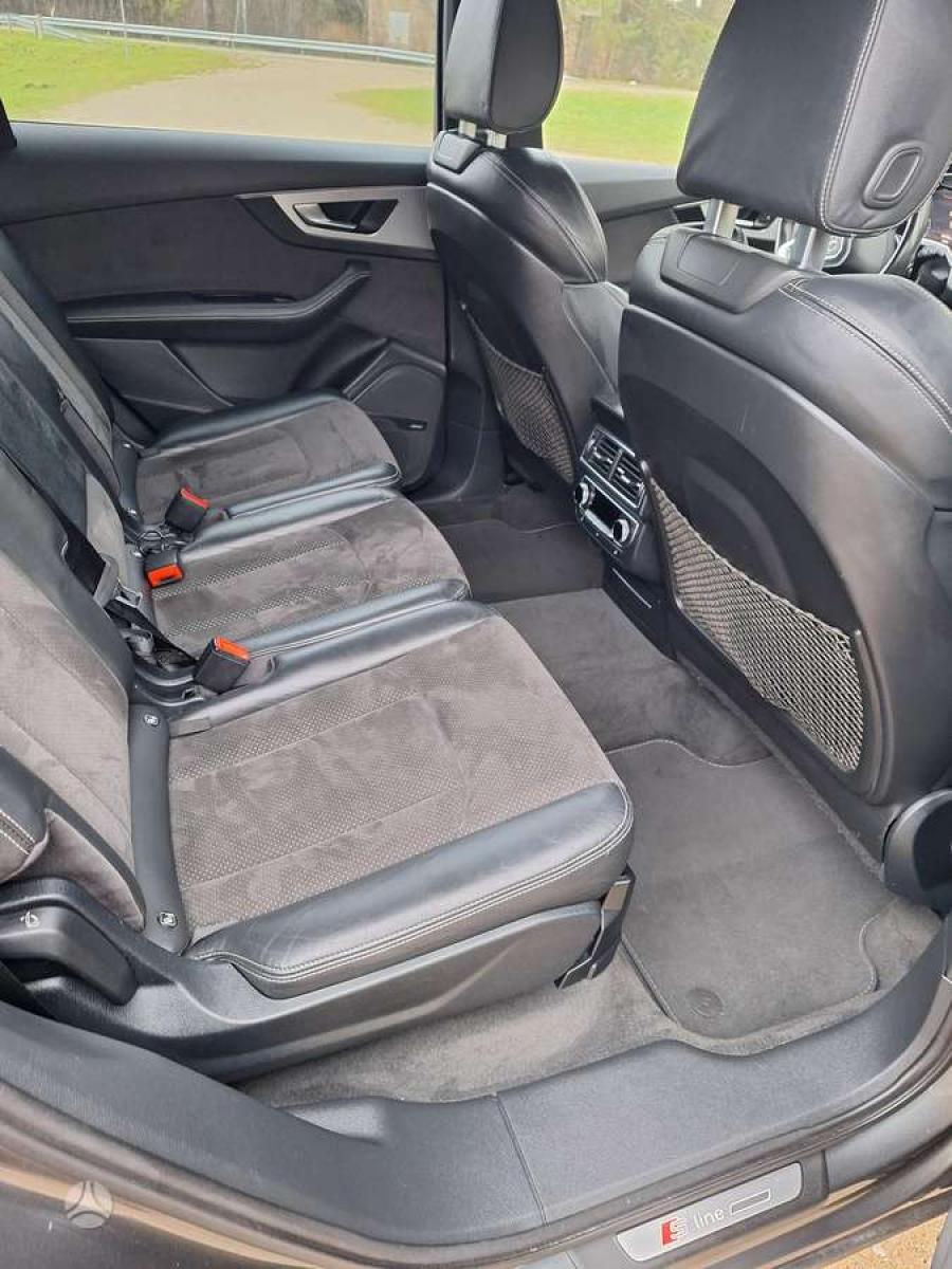 Grey Audi Q7 2016 in Raseiniai, with an engine capacity of 2.97 L and mileage of 156 thousand km for 34000 €, photo 30 on AUTOMOTO.COM.LV