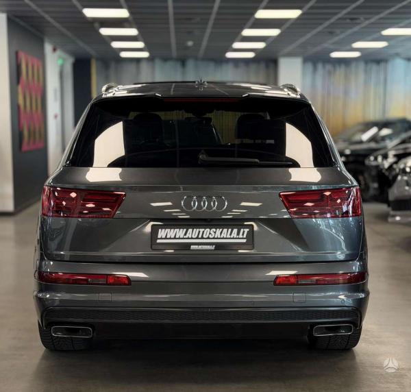 Grey Audi Q7 2016 in Klaipeda, with an engine capacity of 2.97 L and mileage of 275 thousand km for 23950 €, photo 5 on AUTOMOTO.COM.LV