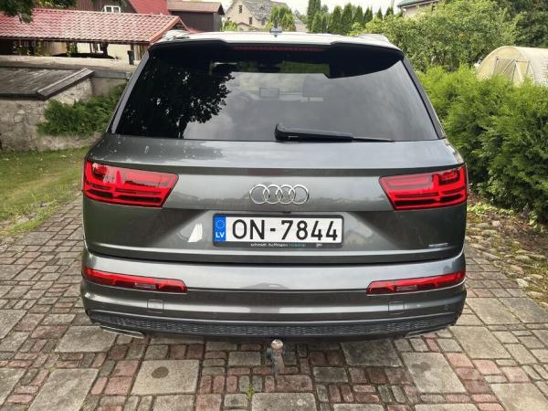 Grey Audi Q7 2016 in Riga, with an engine capacity of 3.00 L and mileage of 260 thousand km for 18950 €, photo 4 on AUTOMOTO.COM.LV