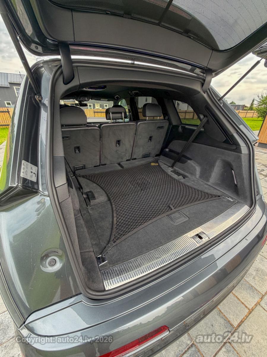 Grey Audi Q7 2016 in Tallinn, with an engine capacity of 3.00 L and mileage of 223 thousand km for 27499 €, photo 9 on AUTOMOTO.COM.LV