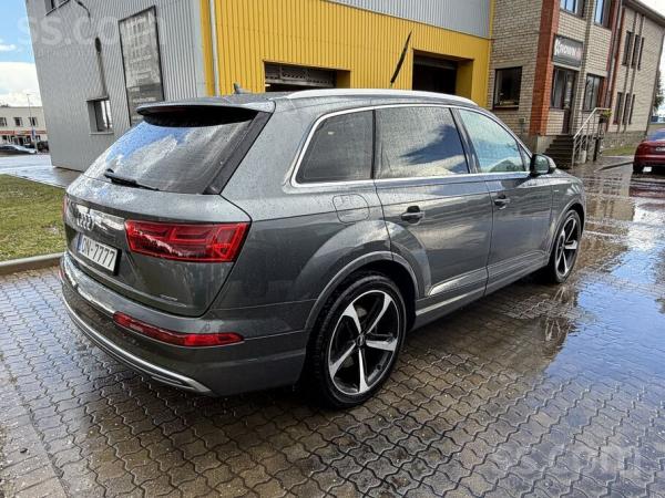 Grey Audi Q7 2016 in Talsi, with an engine capacity of 3.00 L and mileage of 252 thousand km for 23500 €, photo 5 on AUTOMOTO.COM.LV