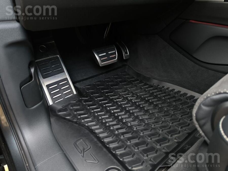 Grey Audi Q7 2016 in Ludza, with an engine capacity of 3.00 L and mileage of 187 thousand km for 28000 €, photo 26 on AUTOMOTO.COM.LV