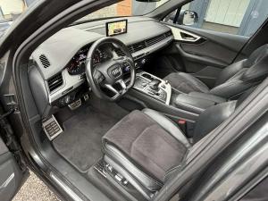 Grey Audi Q7 2016 in Kaunas, with an engine capacity of 3.00 L and mileage of 218 thousand km for 21800 €, photo 19 on AUTOMOTO.COM.LV