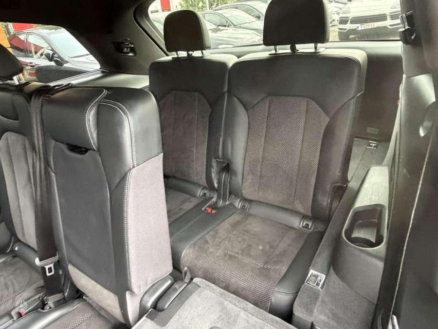 Grey Audi Q7 2016 in Kaunas, with an engine capacity of 3.00 L and mileage of 218 thousand km for 21800 €, photo 39 on AUTOMOTO.COM.LV