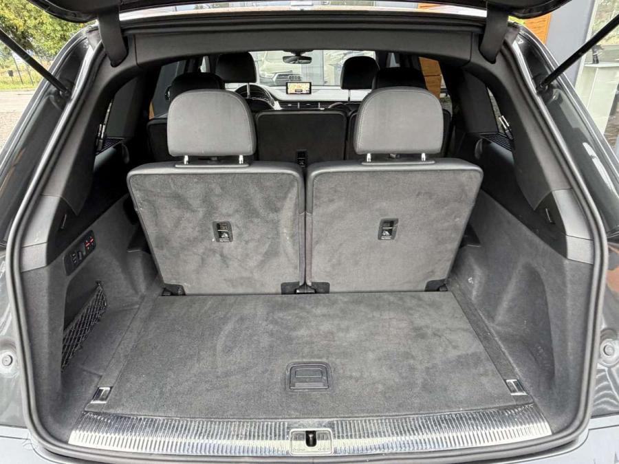 Grey Audi Q7 2016 in Kaunas, with an engine capacity of 3.00 L and mileage of 218 thousand km for 21800 €, photo 40 on AUTOMOTO.COM.LV