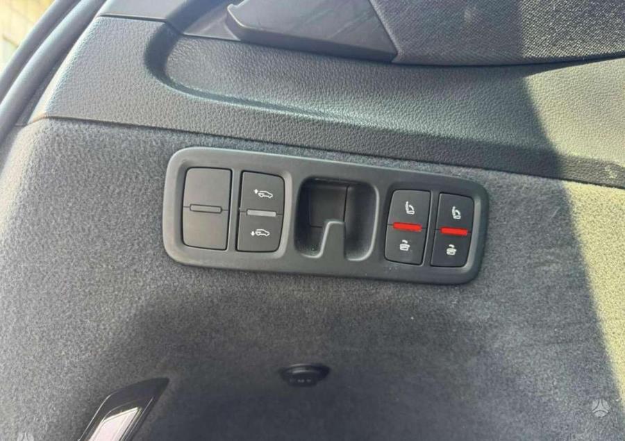 Grey Audi Q7 2016 in Kaunas, with an engine capacity of 3.00 L and mileage of 218 thousand km for 21800 €, photo 41 on AUTOMOTO.COM.LV