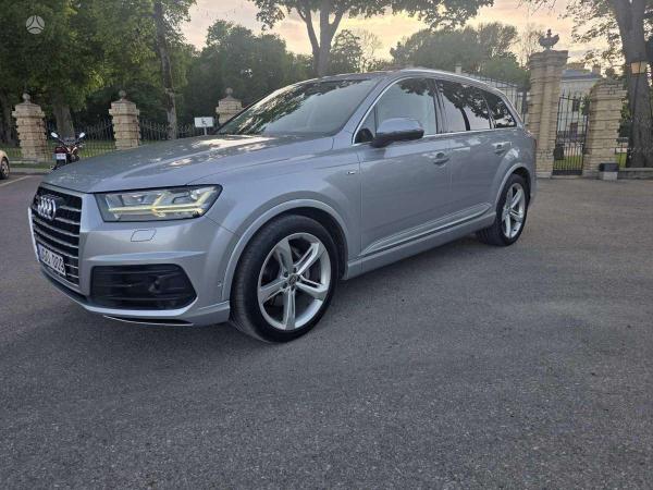 Grey Audi Q7 2016 in Salcininkai, with an engine capacity of 2.97 L and mileage of 272 thousand km for 25500 €, photo 1 on AUTOMOTO.COM.LV