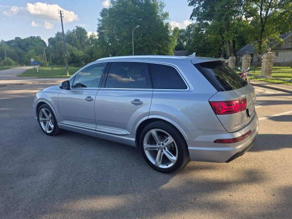 Grey Audi Q7 2016 in Salcininkai, with an engine capacity of 2.97 L and mileage of 272 thousand km for 25500 €, photo 5 on AUTOMOTO.COM.LV