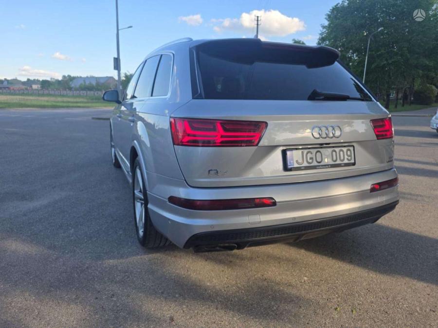 Grey Audi Q7 2016 in Salcininkai, with an engine capacity of 2.97 L and mileage of 272 thousand km for 25500 €, photo 6 on AUTOMOTO.COM.LV