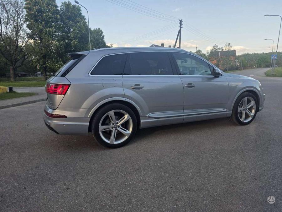 Grey Audi Q7 2016 in Salcininkai, with an engine capacity of 2.97 L and mileage of 272 thousand km for 25500 €, photo 12 on AUTOMOTO.COM.LV