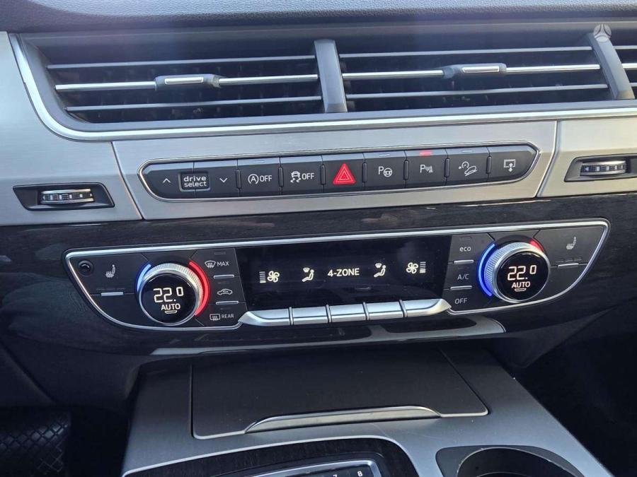 Grey Audi Q7 2016 in Salcininkai, with an engine capacity of 2.97 L and mileage of 272 thousand km for 25500 €, photo 24 on AUTOMOTO.COM.LV