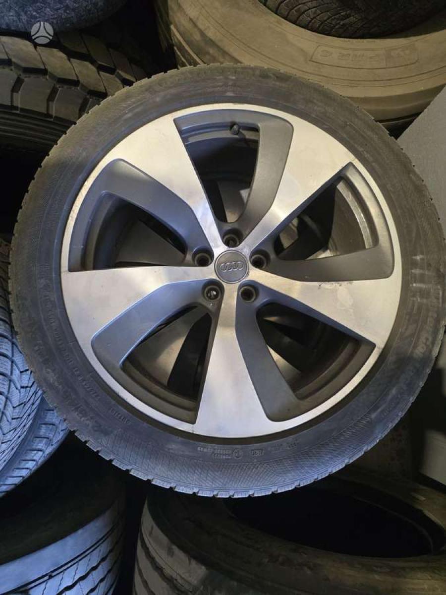 Grey Audi Q7 2016 in Salcininkai, with an engine capacity of 2.97 L and mileage of 272 thousand km for 25500 €, photo 30 on AUTOMOTO.COM.LV