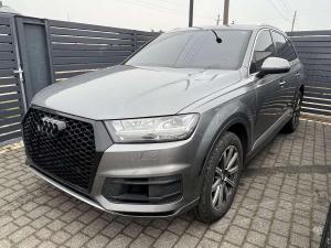 Grey Audi Q7 2017 in Kaunas, with an engine capacity of 3.00 L and mileage of 180 thousand km for 16500 €, photo 3 on AUTOMOTO.COM.LV