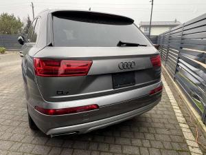Grey Audi Q7 2017 in Kaunas, with an engine capacity of 3.00 L and mileage of 180 thousand km for 16500 €, photo 6 on AUTOMOTO.COM.LV
