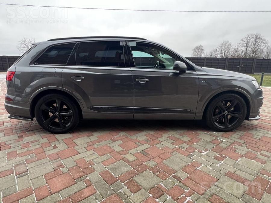 Grey Audi Q7 2017 in Daugavpils, with an engine capacity of 4.00 L and mileage of 225 thousand km for 37500 €, photo 3 on AUTOMOTO.COM.LV