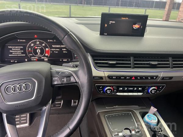 Grey Audi Q7 2017 in Daugavpils, with an engine capacity of 4.00 L and mileage of 225 thousand km for 37500 €, photo 5 on AUTOMOTO.COM.LV